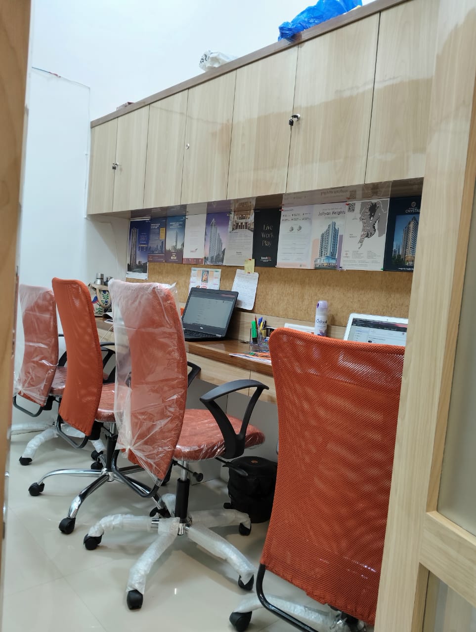 Rental Commercial Office Space 150 Sq.Ft. in Express Zone, Malad East ...