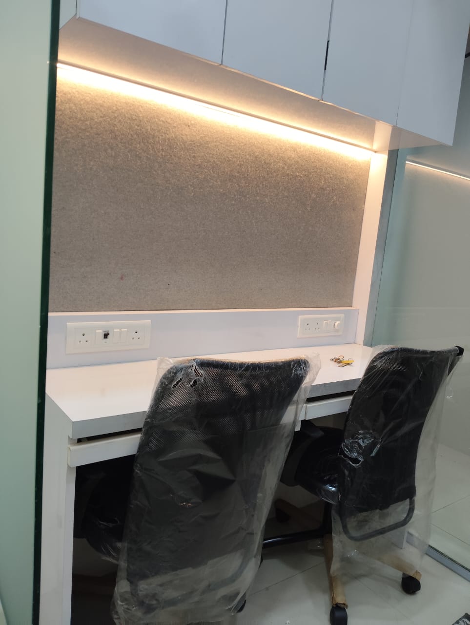 Resale Commercial Office Space 150 Sq.Ft. in Express Zone, Malad East ...