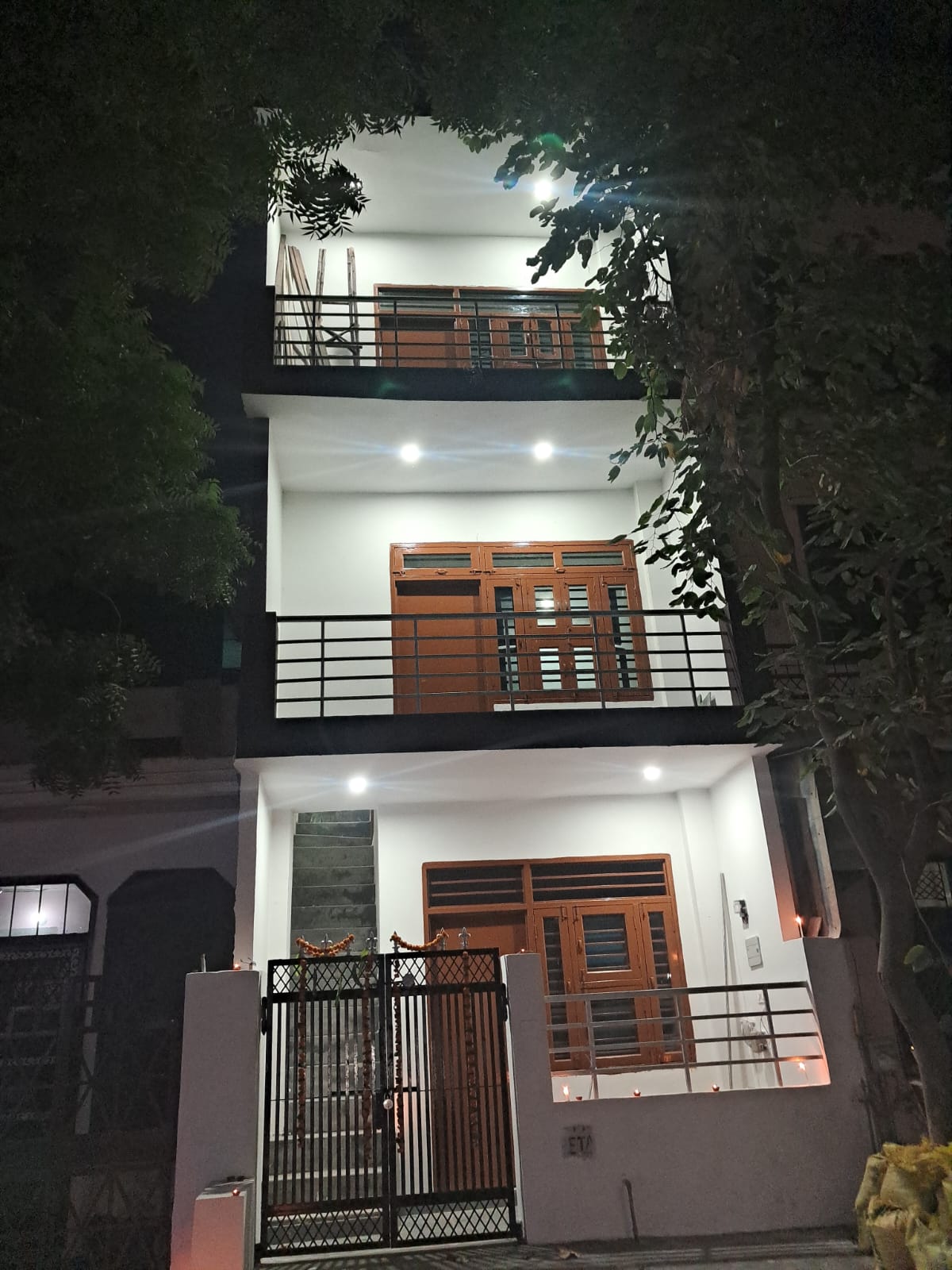 Resale 6+ Bedroom 40 Sq.Mt. Independent House in AVJ Homes, Beta Ii ...
