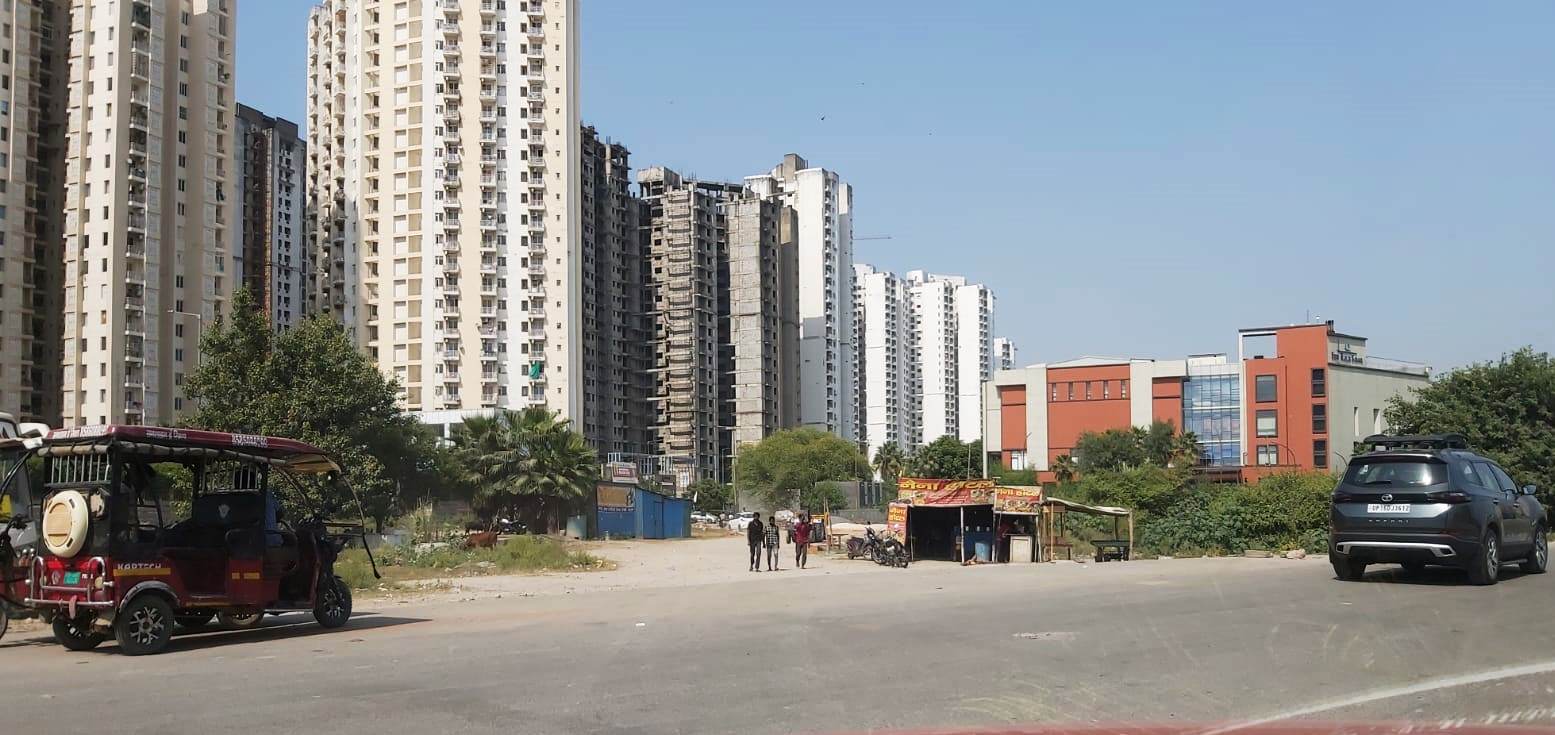 Resale 1800 Sq.Ft. Plot in Sector 167 Noida - 8229833