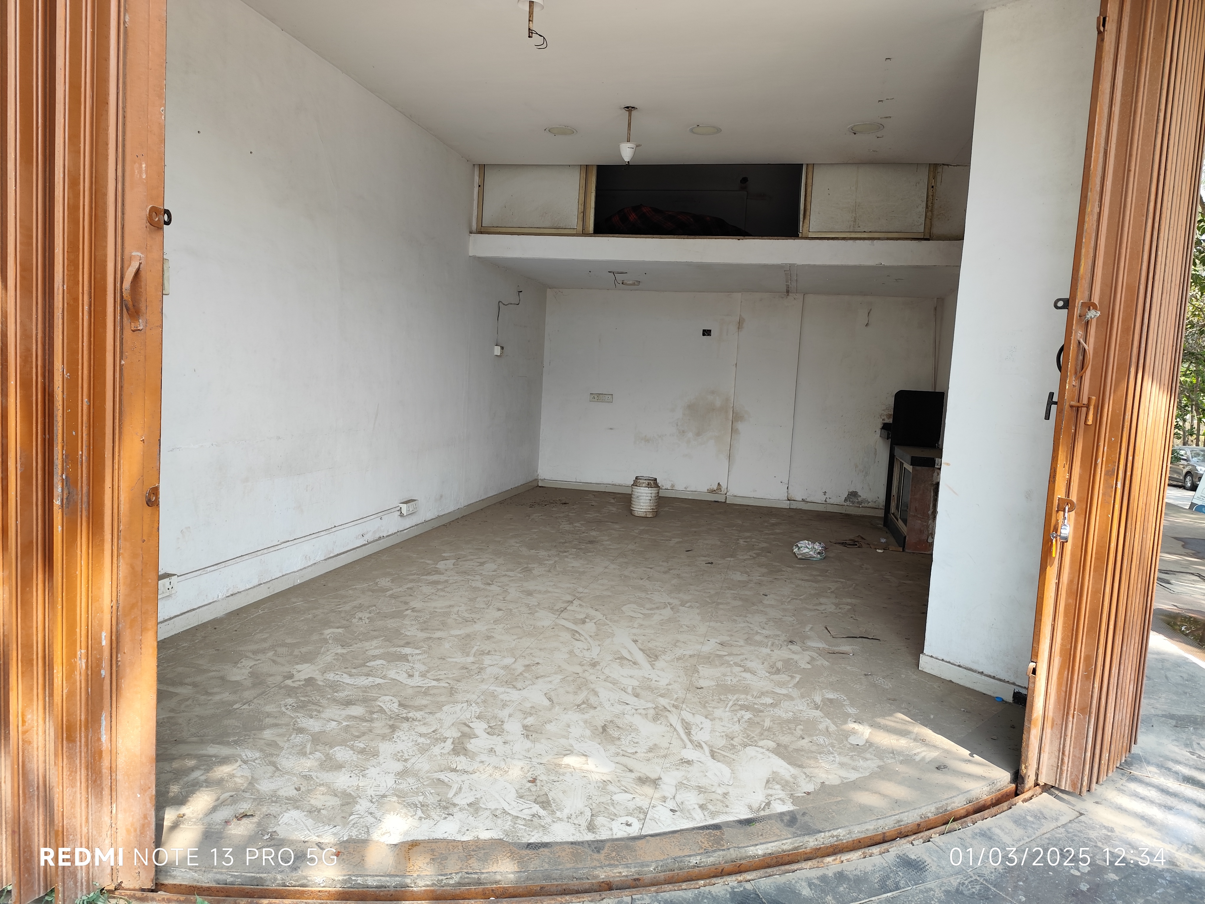 Resale Commercial Shop 700 Sq.Ft. in Karanjade Navi Mumbai - 8282998