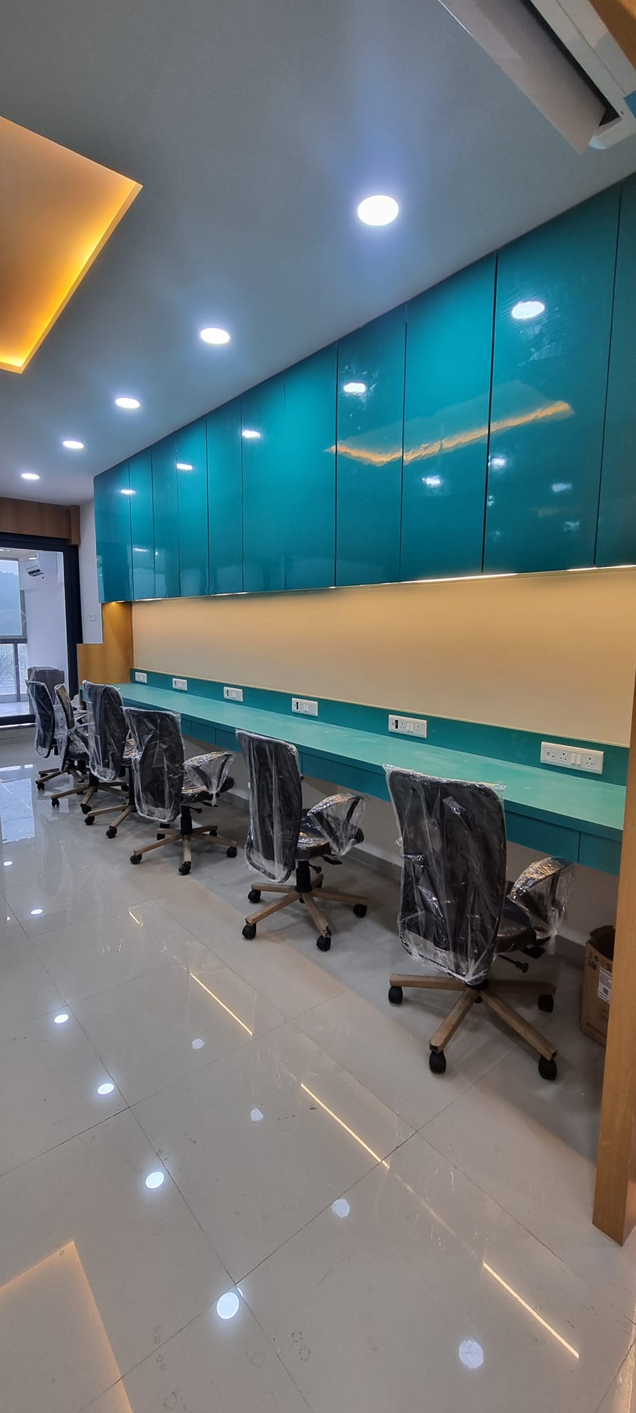 Rental Commercial Office Space 1520 Sq.Ft. in Mittal Tower Mumbai ...