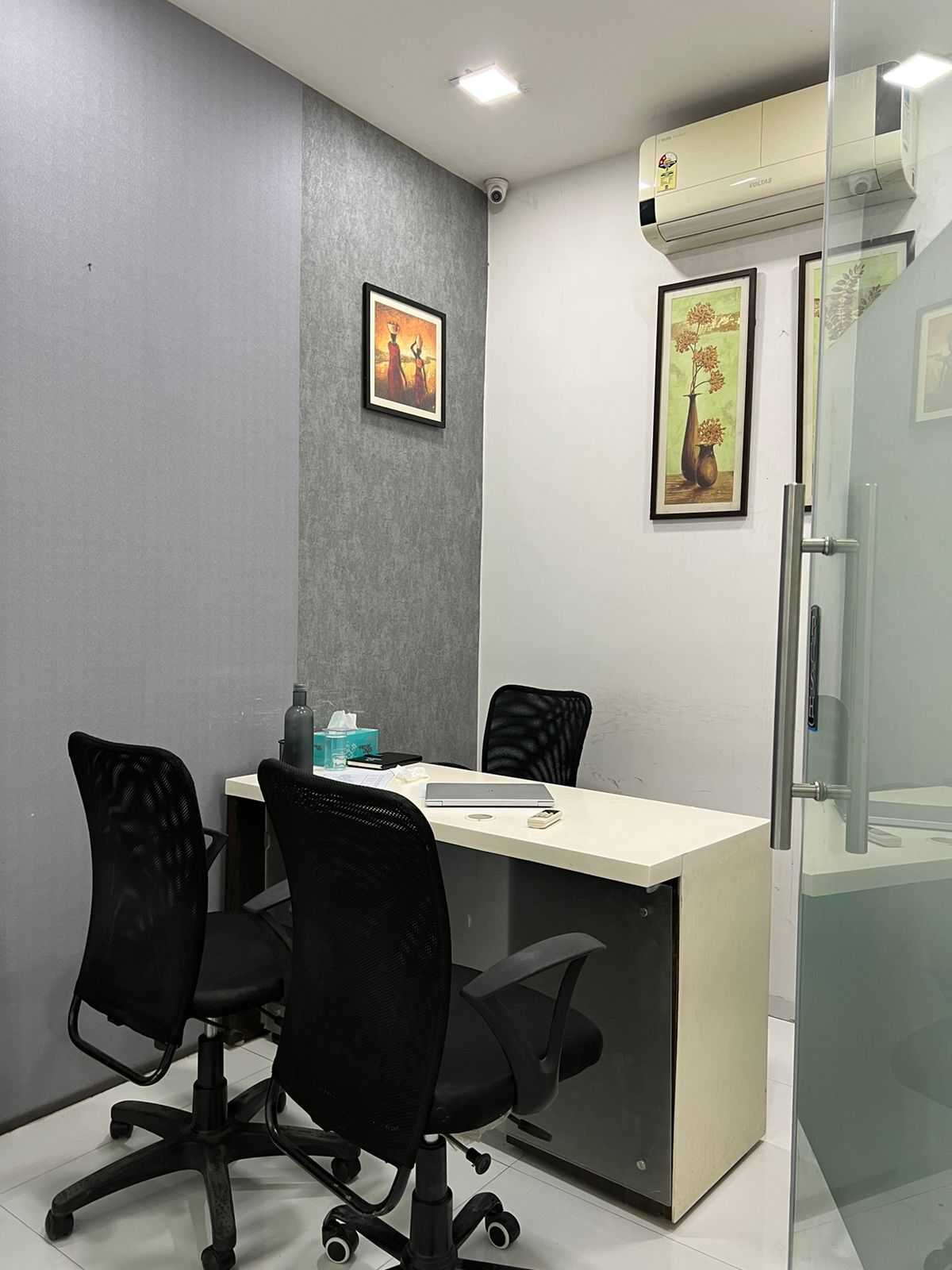 Rental Commercial Office Space 1000 Sq.Ft. in Dev Corpora, Ganeshwadi ...