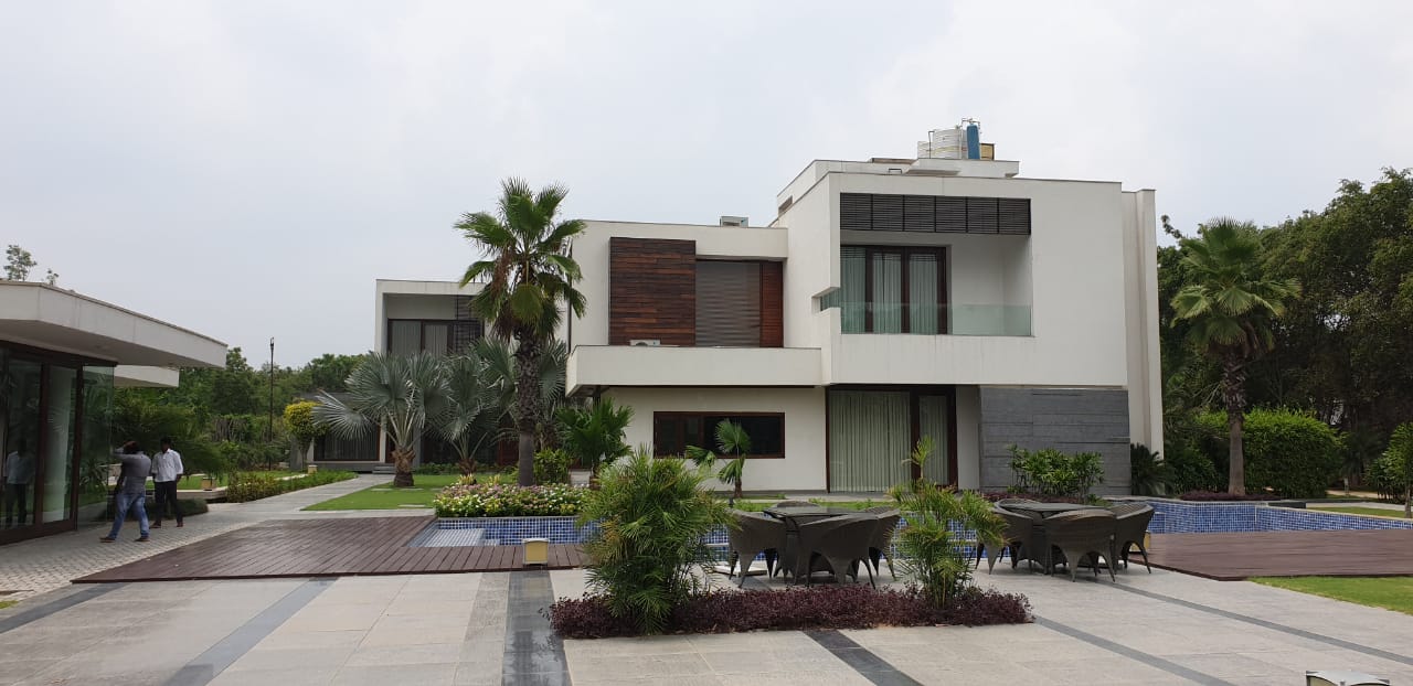 Resale 6+ Bedroom 8000 Sq.Ft. Villa in Gadaipur Delhi - 8304276
