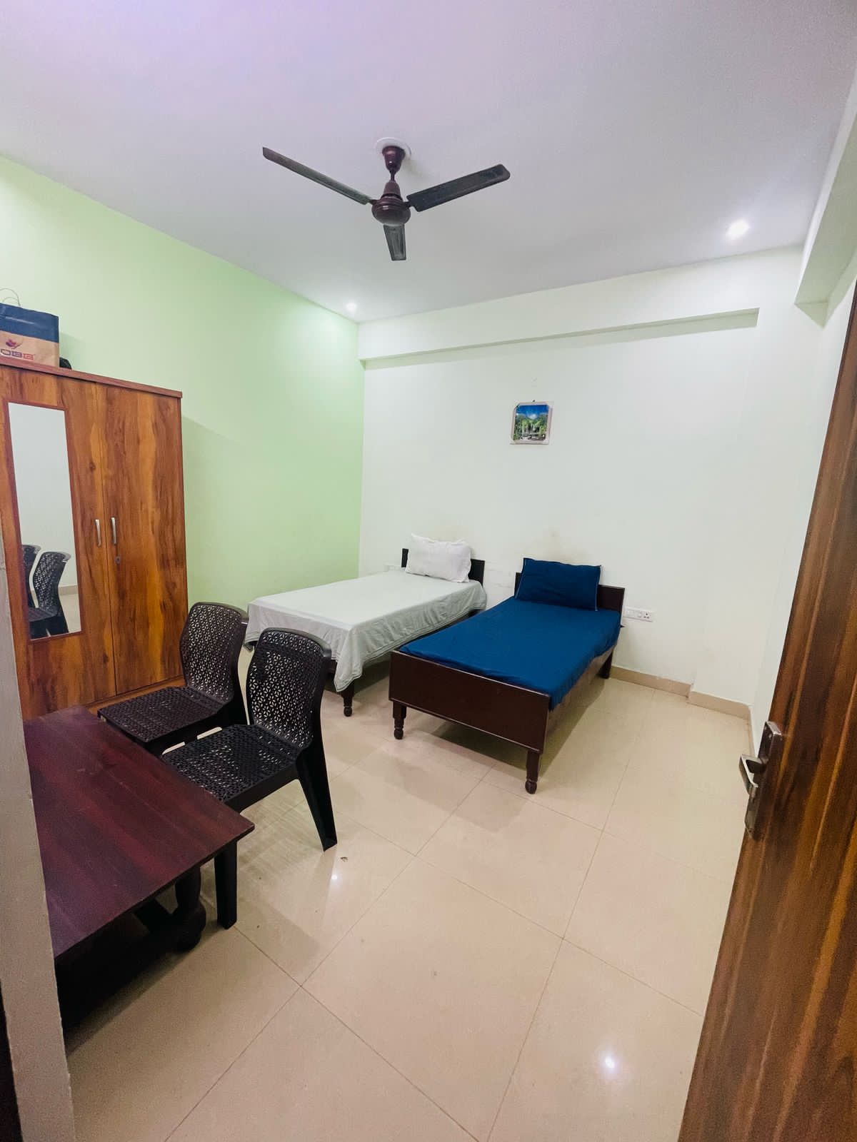 Apna Niwas Pg for Boys, Hostels in Sector 34, Noida - 8306671