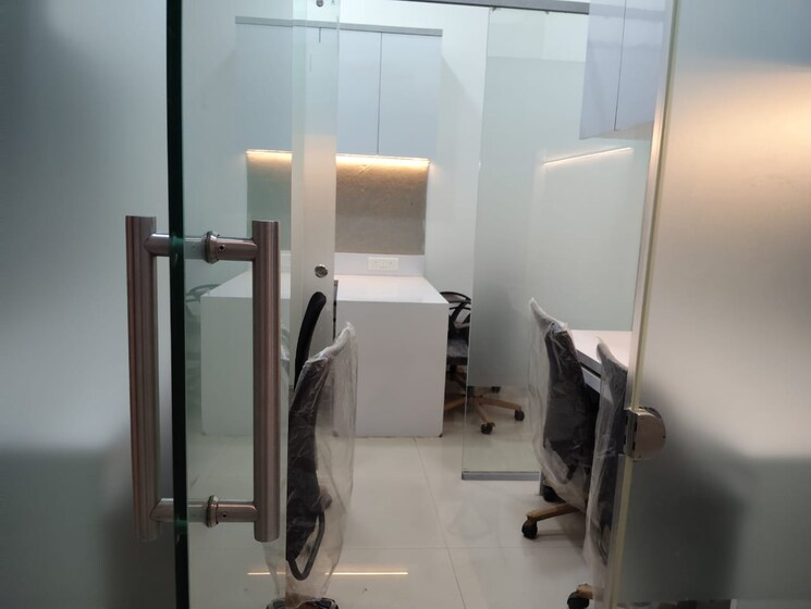 Rental Commercial Office Space 130 Sq.Ft. in Express Zone, Malad East ...