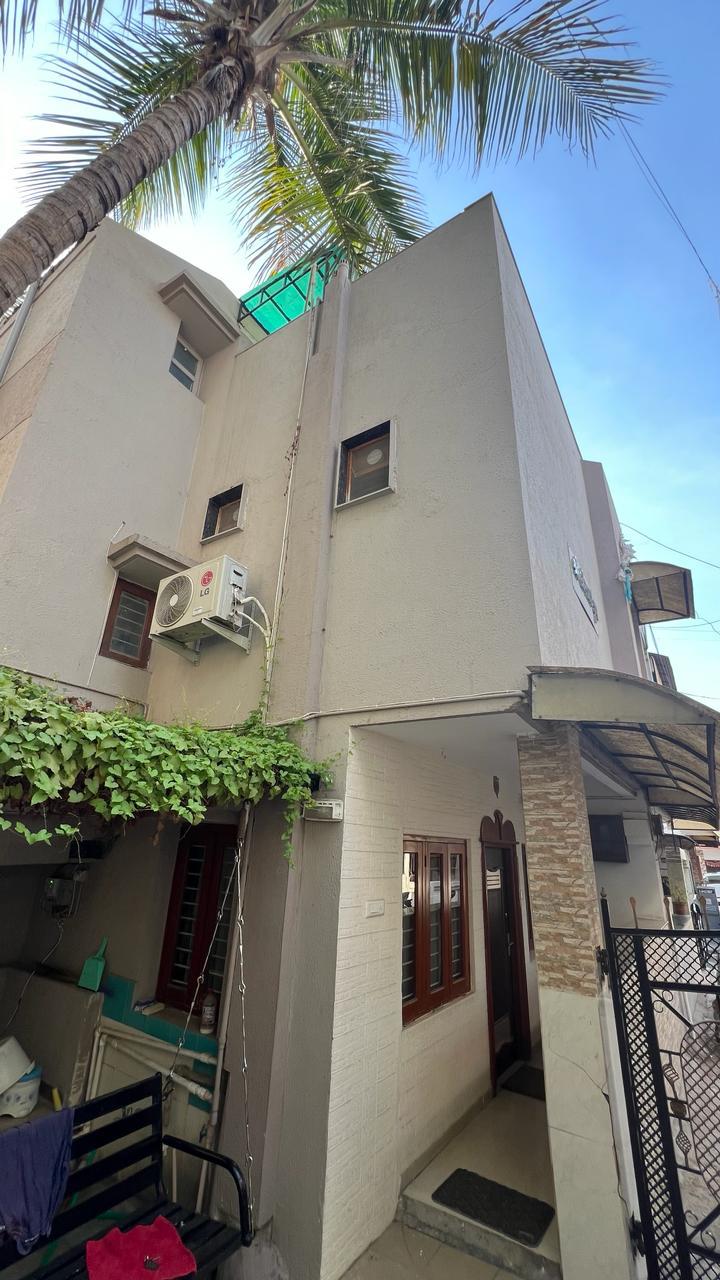 Independent House for Sale in Bodakdev, Ahmedabad Between 1 Crore to 2 ...