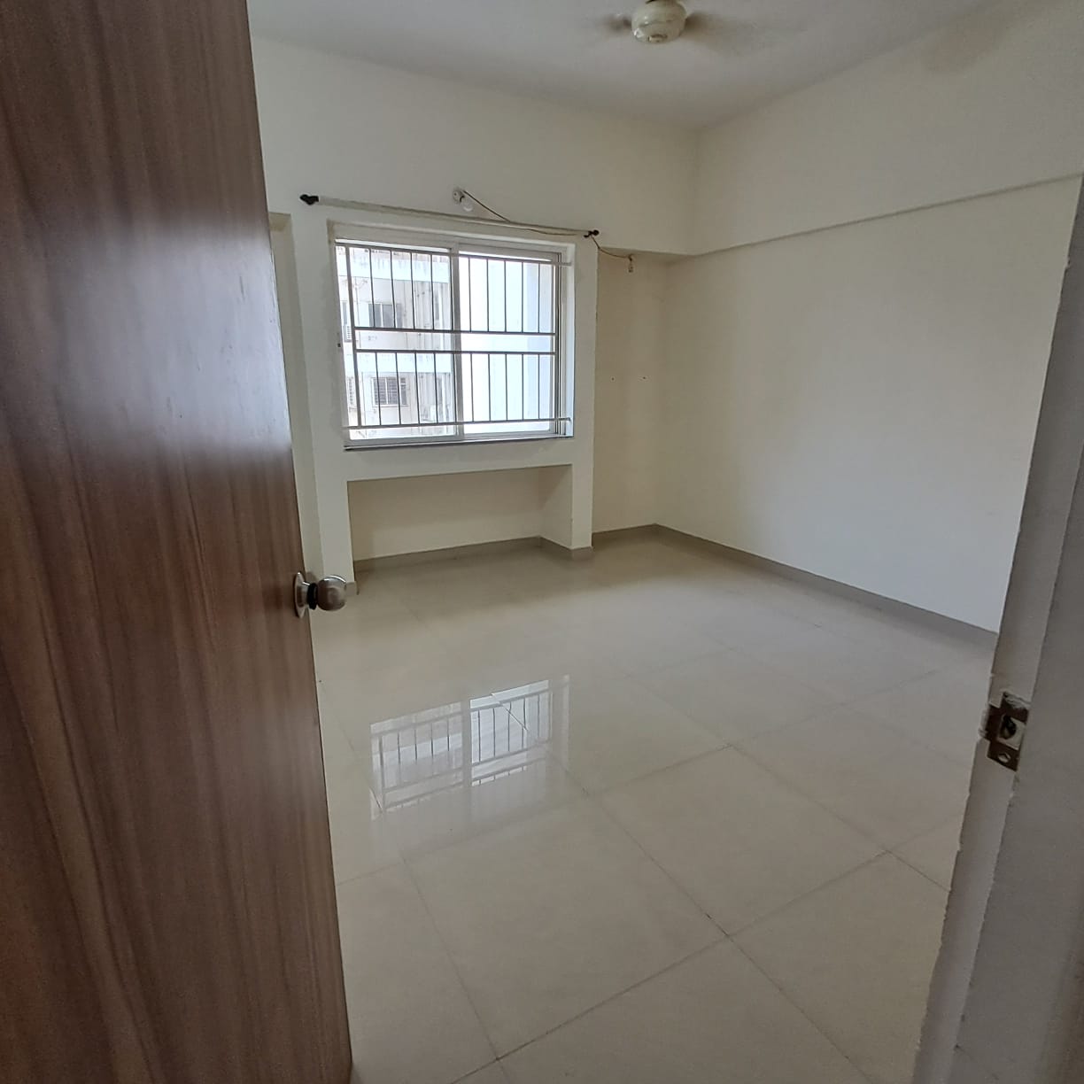 Rental 3 Bedroom 1290 Sq.Ft. Apartment in Megapolis Smart Homes III ...