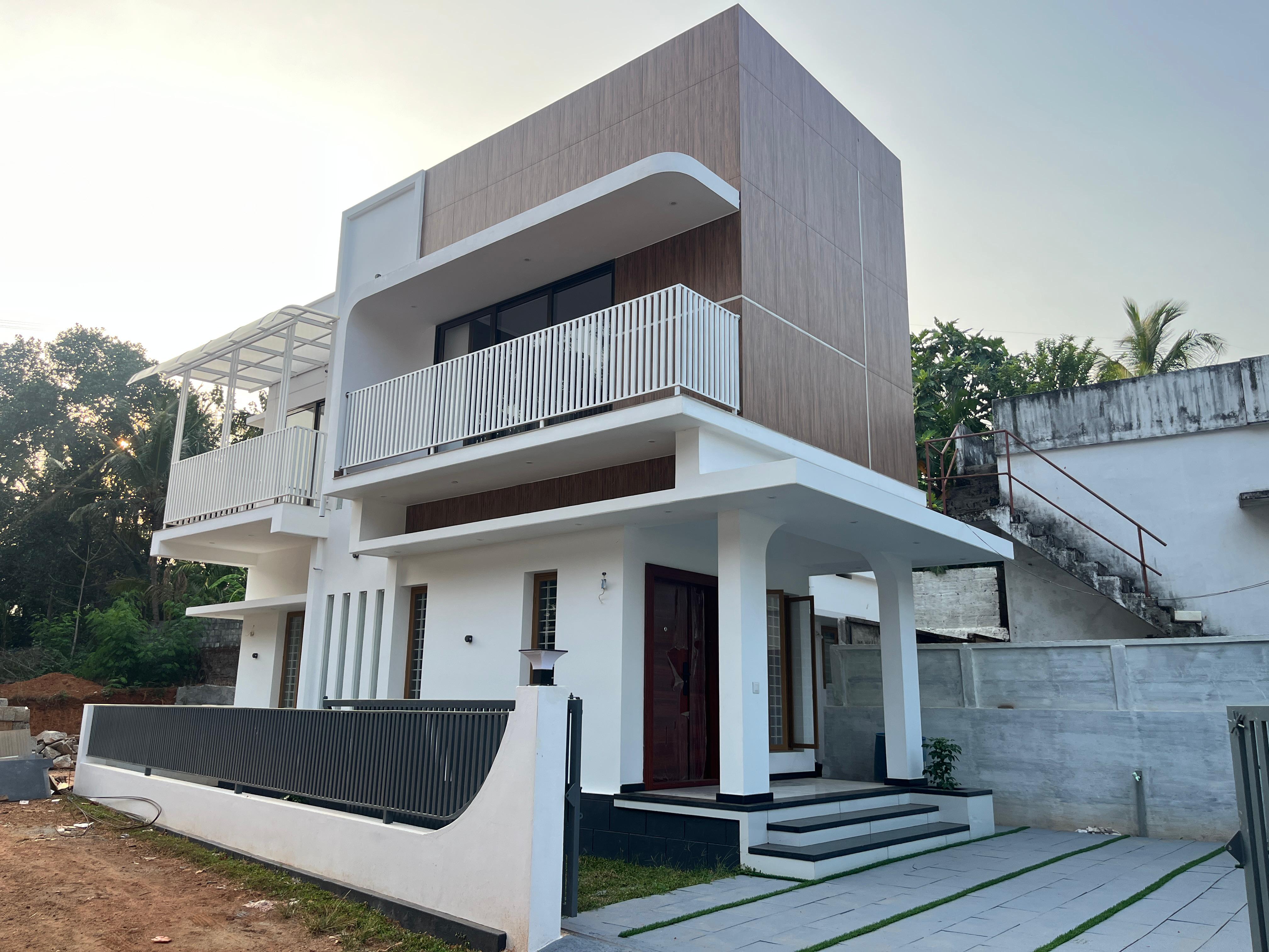 Resale 3 Bedroom 1500 Sq.Ft. Villa in Poochatty Thrissur - 8455226
