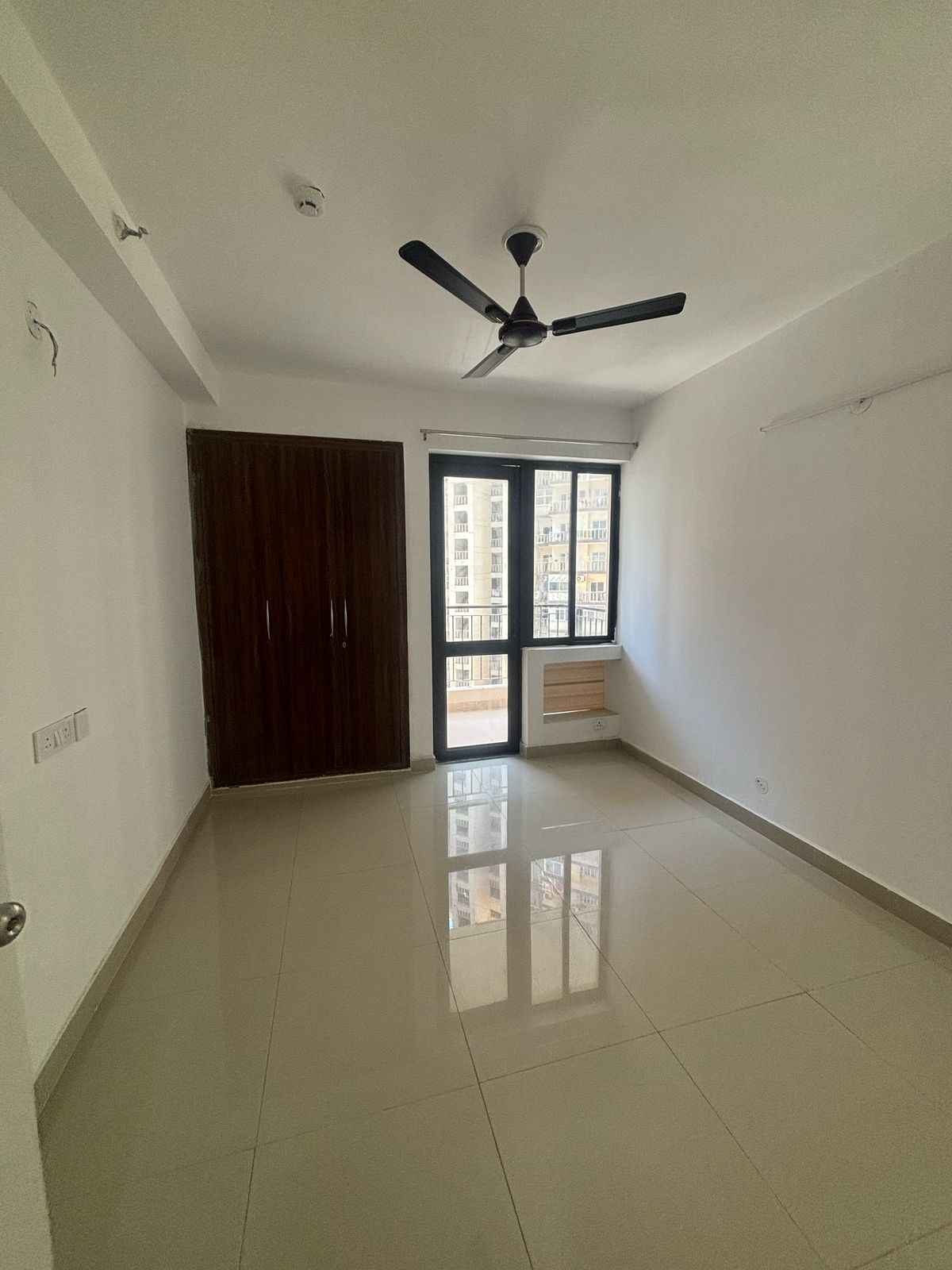 Rental 2 Bedroom 1342 Sq.Ft. Apartment in RG Luxury Homes, Sector 16b ...