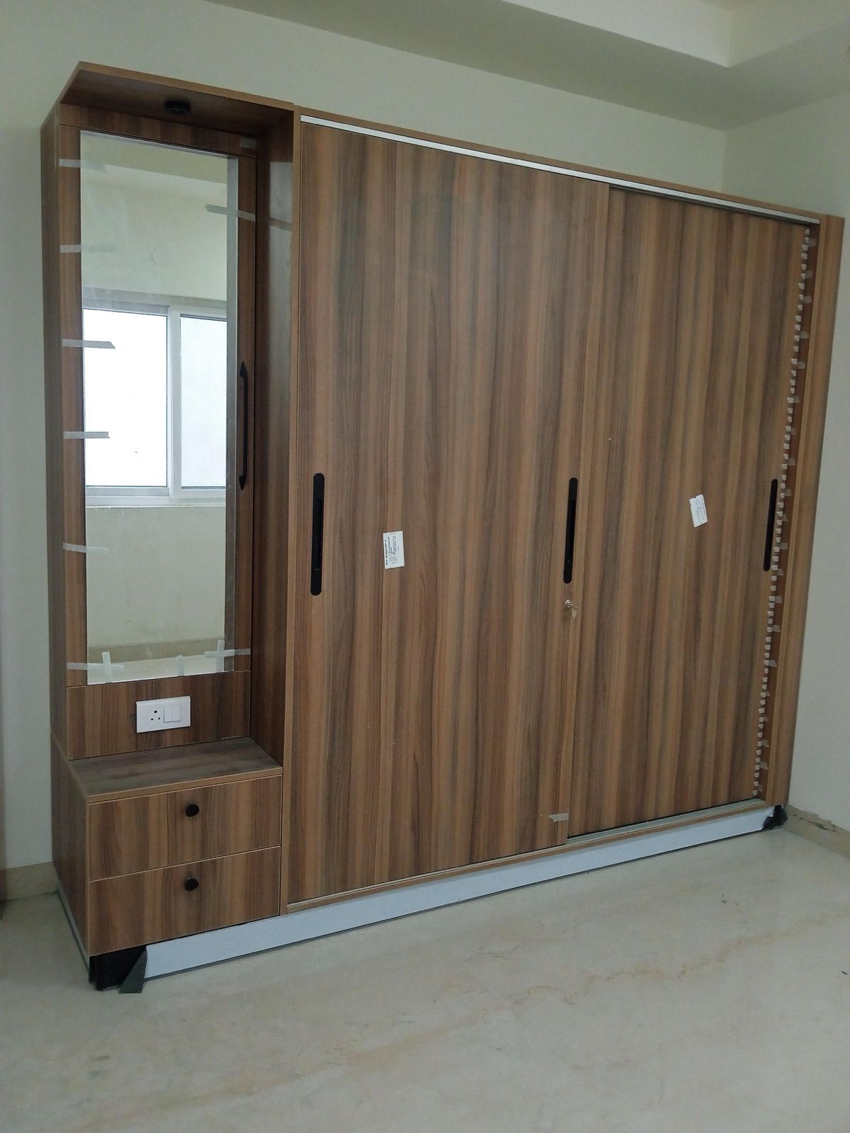 Rental 3 Bedroom 2105 Sq.Ft. Apartment in Niharika Skyline, Khajaguda Hyderabad - 8460358