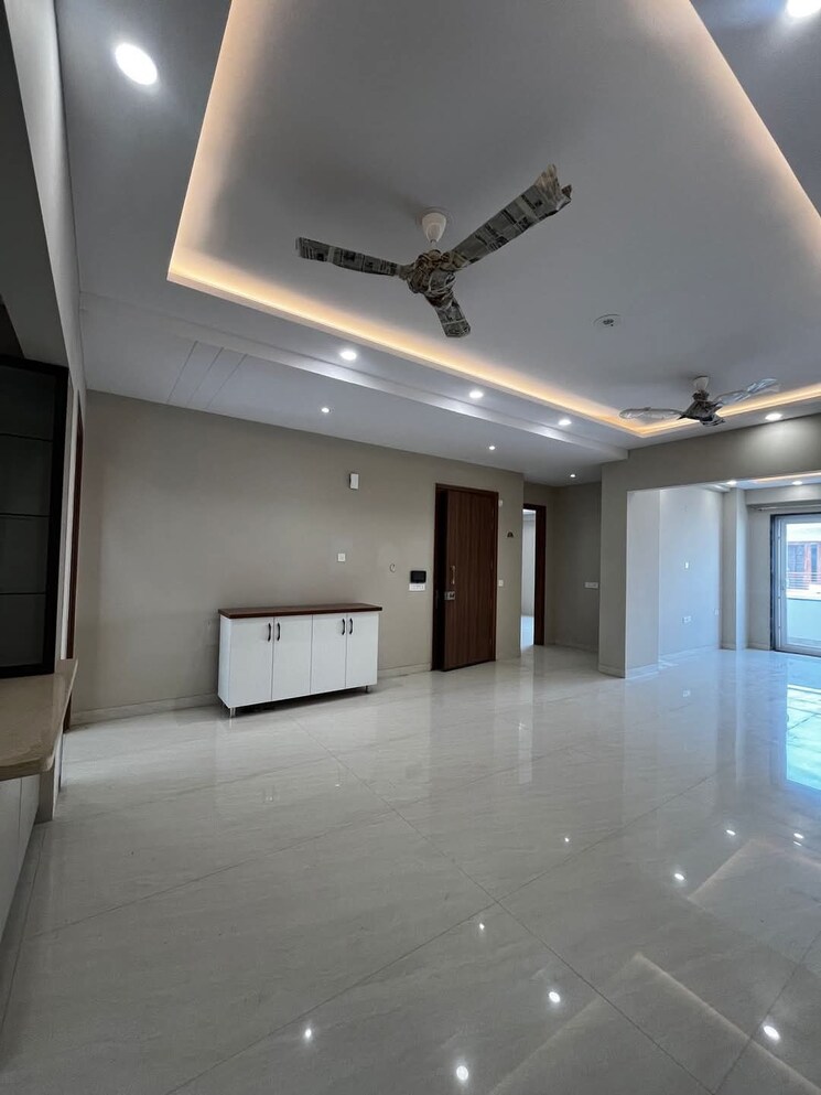 Rental 3 Bedroom 3200 Sq.Ft. Builder Floor in Anant Raj Ashok Estate ...