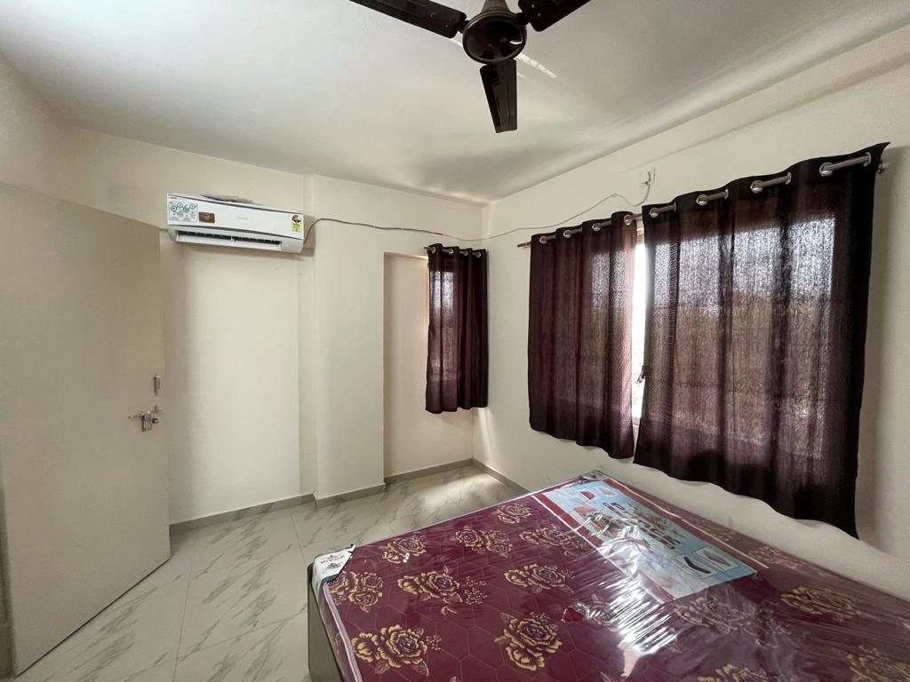 Rental 1 Bedroom 847 Sq.Ft. Apartment in Dindoli Surat - 8469841