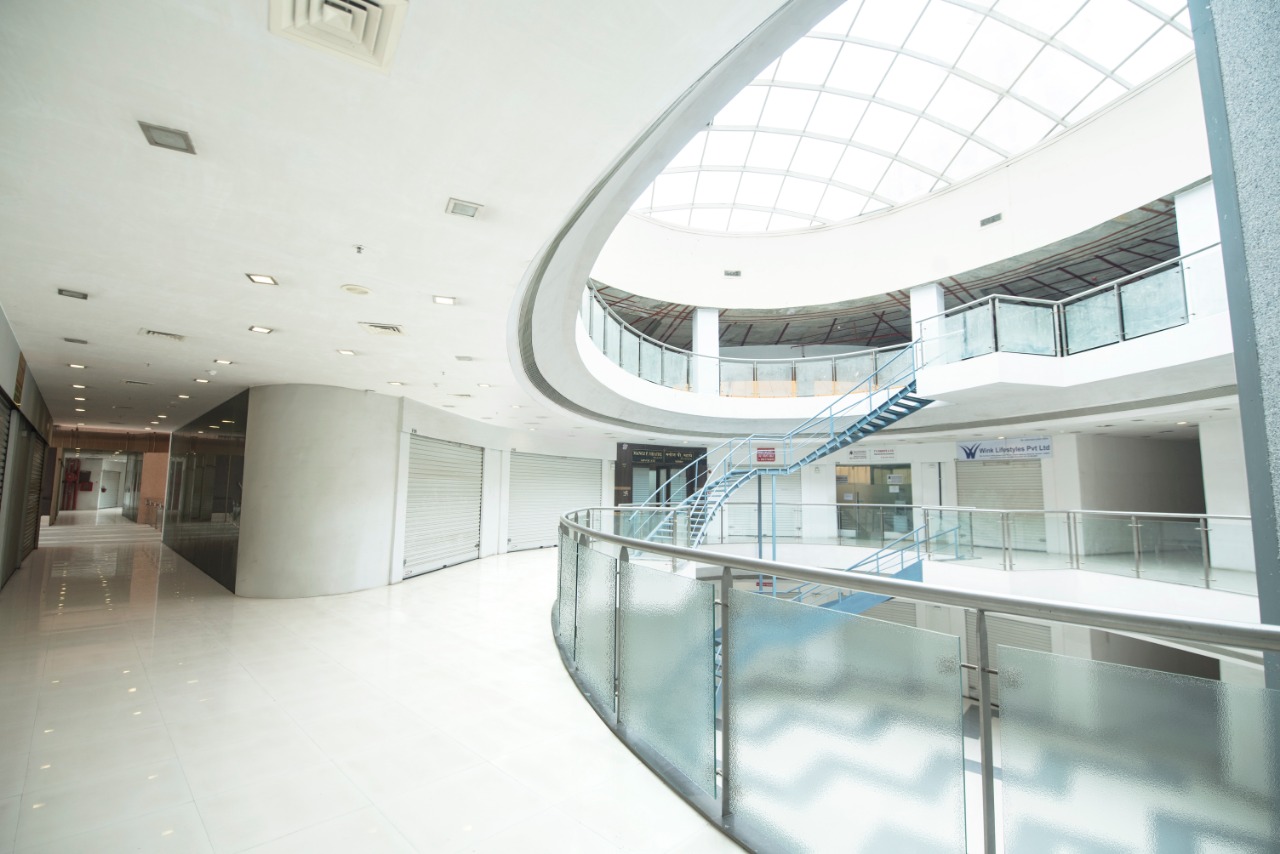 Resale Commercial Office Space 2070 Sq.Ft. in Express Zone, Malad East ...