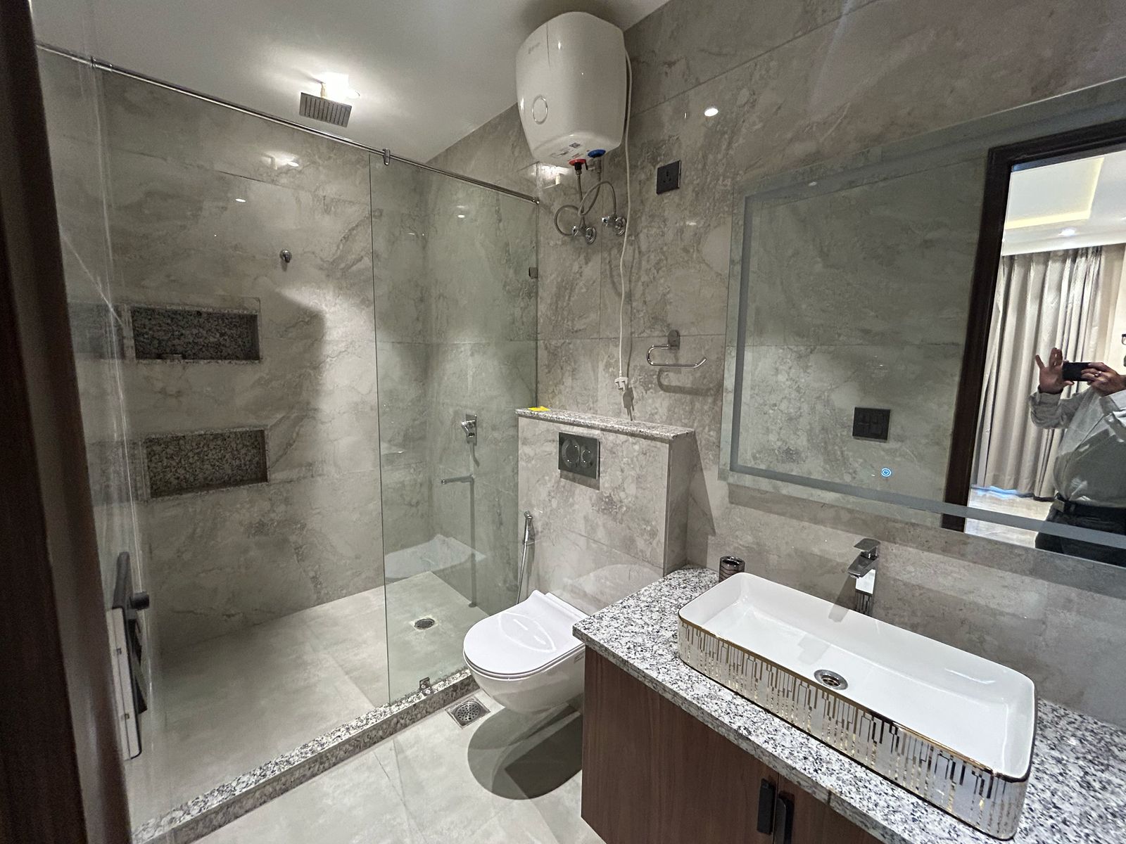 Rental 4 Bedroom 3000 Sq.Ft. Builder Floor in DLF Atria, Dlf Phase ii ...