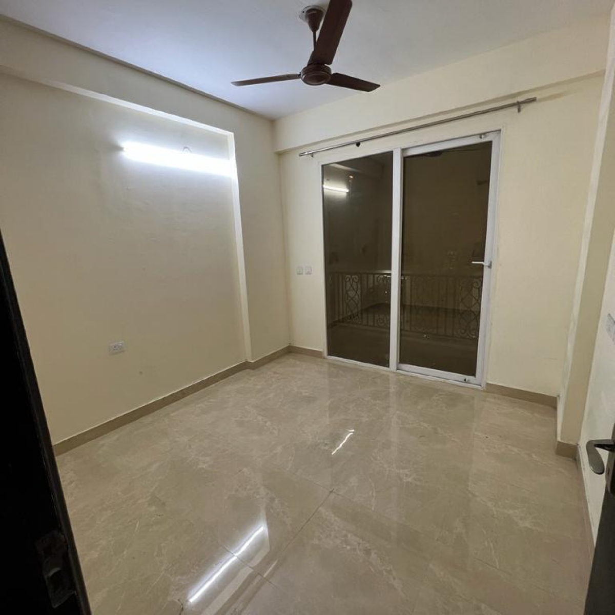 Rental 2 Bedroom 665 Sq.Ft. Apartment in Signature Global Proxima Phase ...