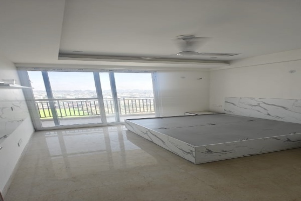 Rental 5 Bedroom 2550 Sq.Ft. Apartment in Vesu Surat - 8476583