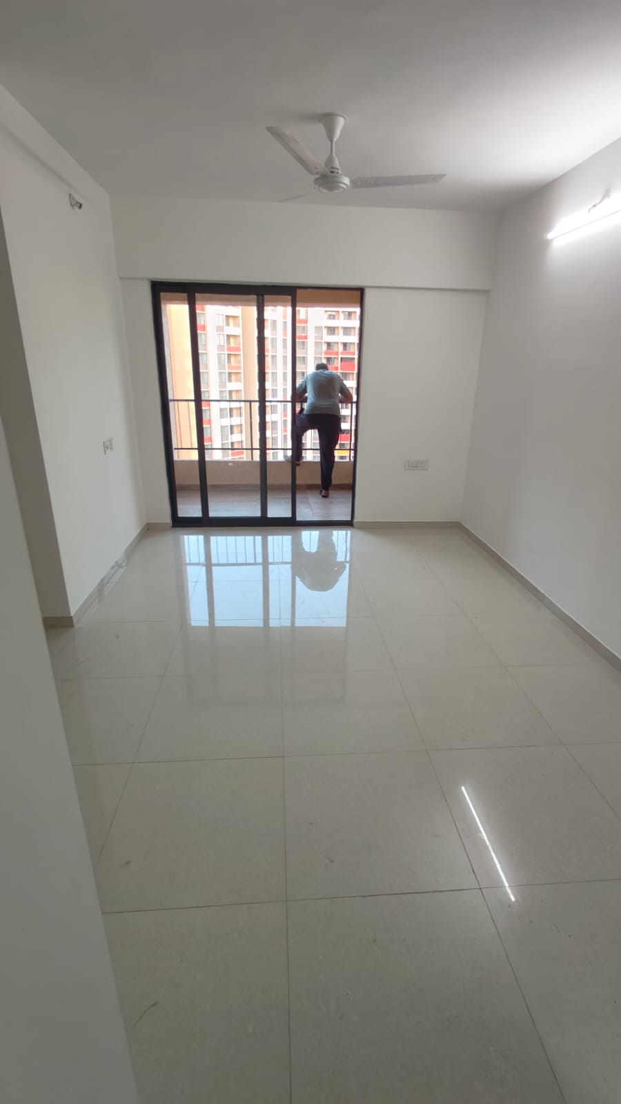 Rental 1 Bedroom 430 Sq.Ft. Apartment in Shapoorji Pallonji Joyville ...