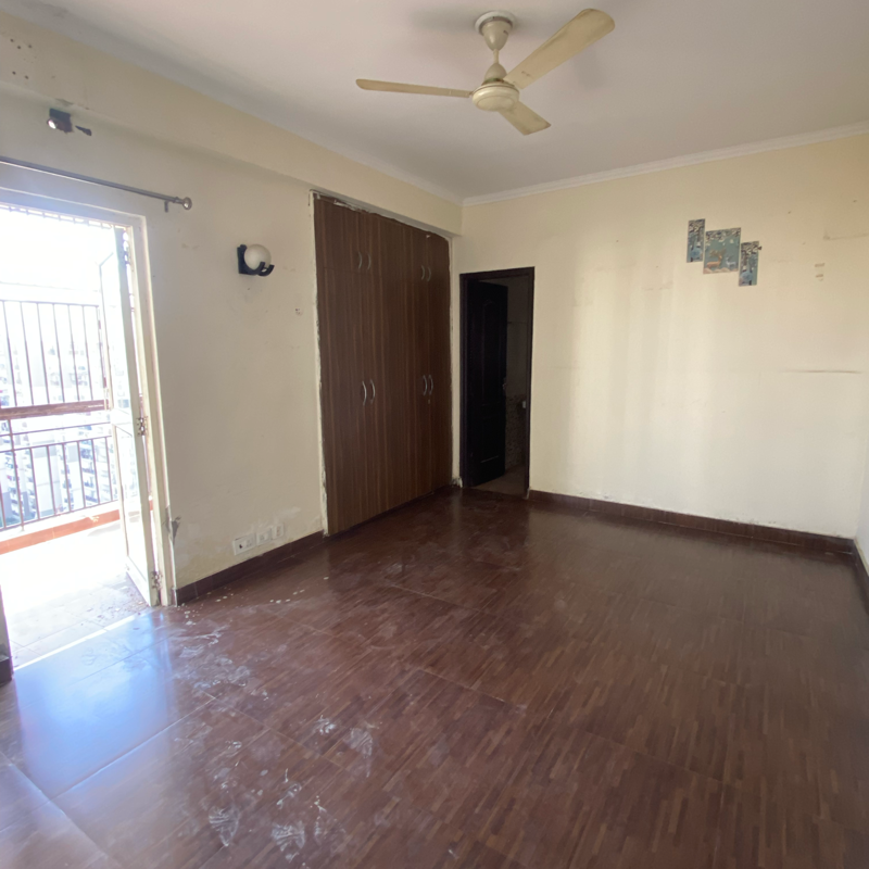 Rental 3 Bedroom 1350 Sq.Ft. Apartment in Gardenia Golf City, Noida ...