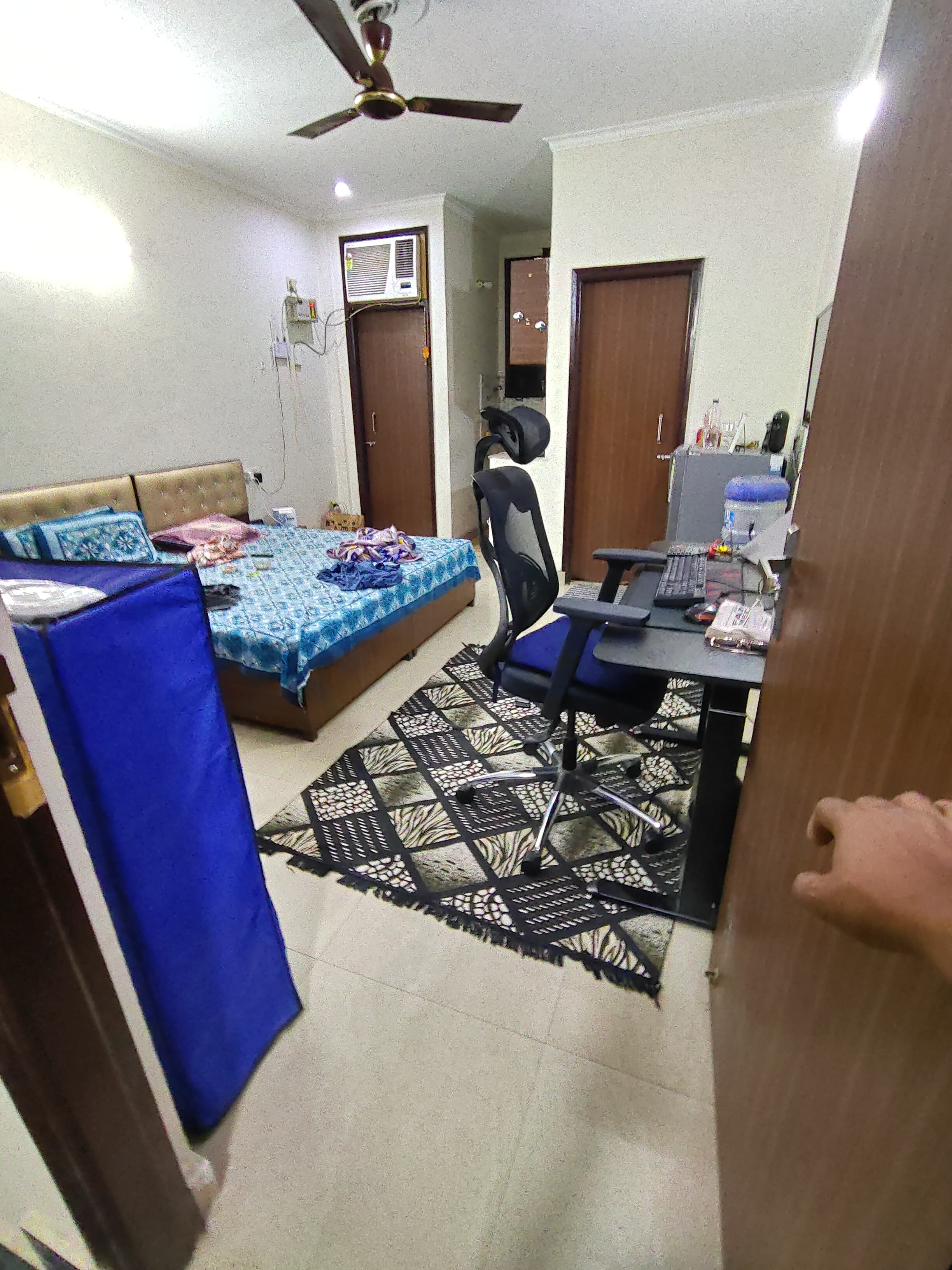 Rental 1 RK 350 Sq.Ft. Independent House in Unitech Arcadia, South City ...