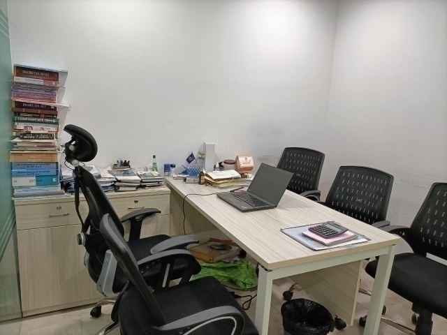Rental Commercial Office Space 2320 Sq.Ft. in Sector 18 Gurgaon - 8502693