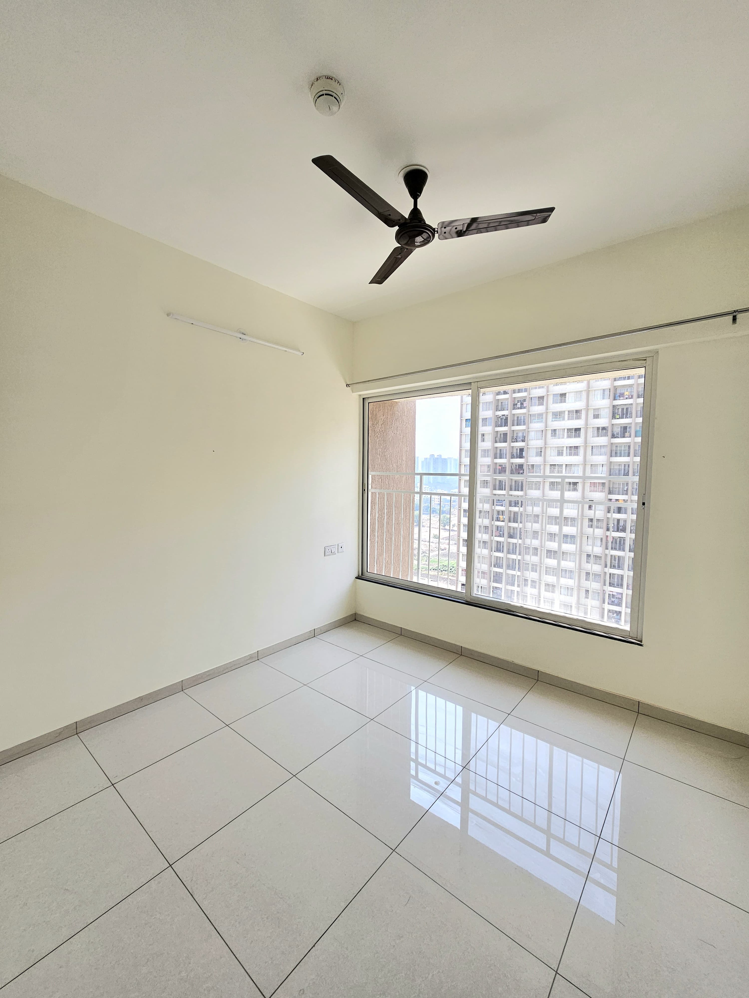 Resale 2 Bedroom 712 Sq.Ft. Apartment in Kolte Patil Life Republic ...