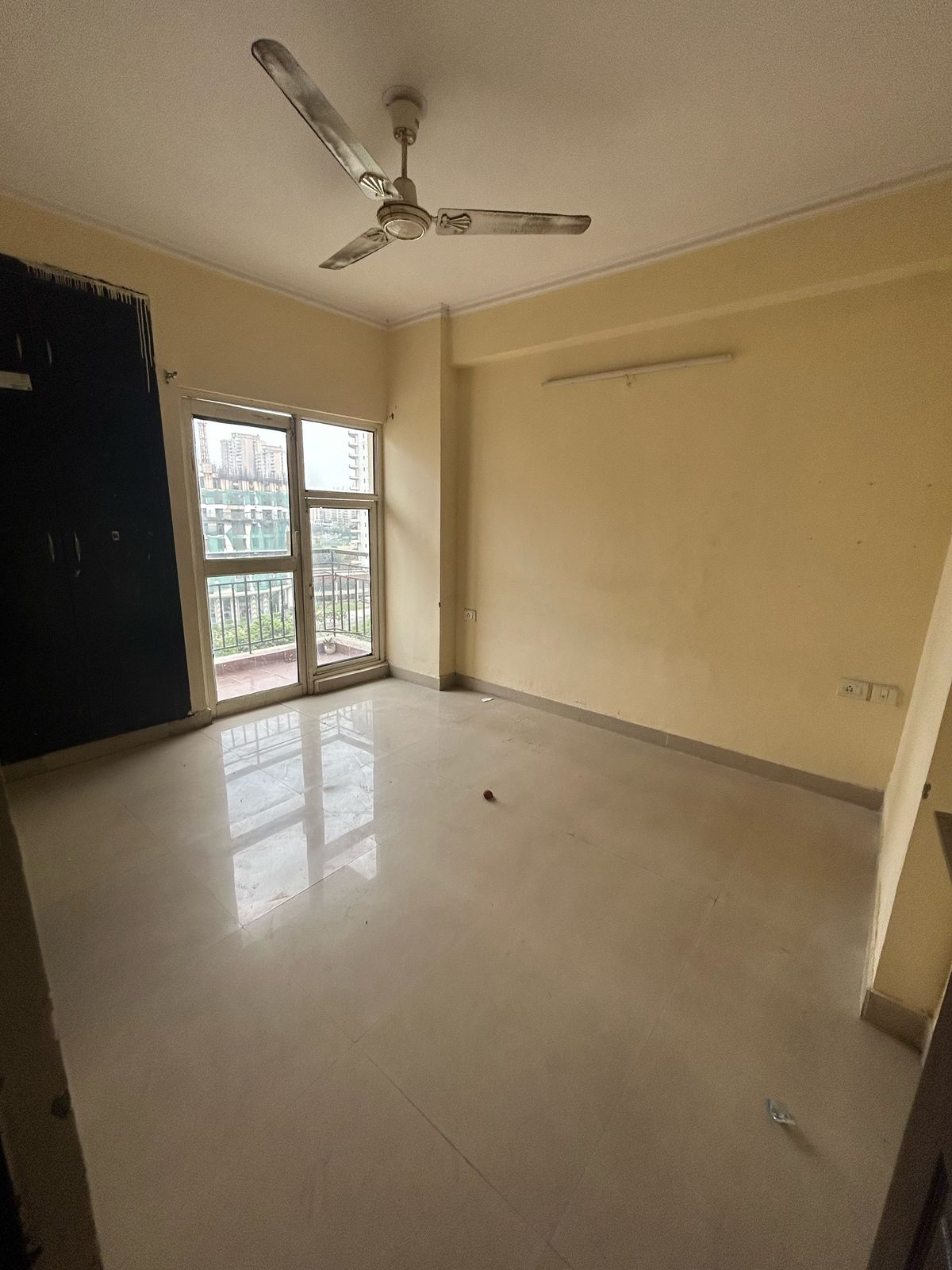 Resale 2.5 Bedroom 1265 Sq.Ft. Apartment in Futec Gateway, Sector 75 ...