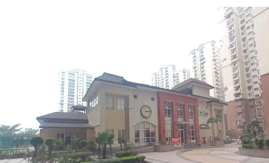 Resale 3 Bedroom 1320 Sq.Ft. Apartment in Nimbus The Hyde park, Sector ...