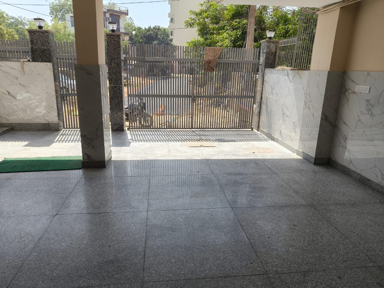Rental 1 RK 600 Sq.Ft. Apartment in SAS Tower, Sector 38 Gurgaon - 8542241