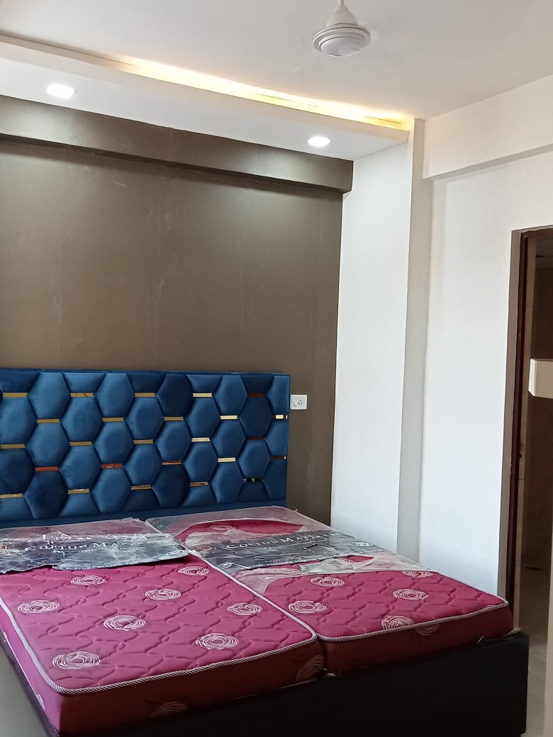 Rental 2.5 Bedroom 1150 Sq.Ft. Apartment in Supertech Cape Town, Sector 74 Noida - 8551698