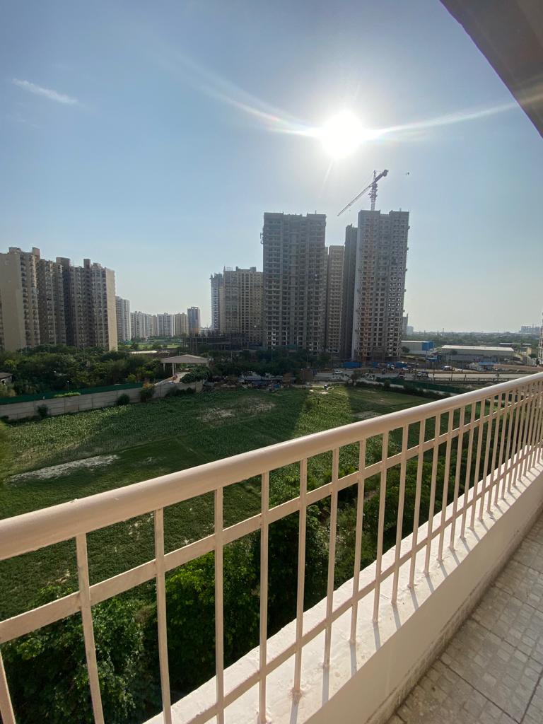 Rental 2.5 Bedroom 1150 Sq.Ft. Apartment in Supertech Cape Town, Sector ...