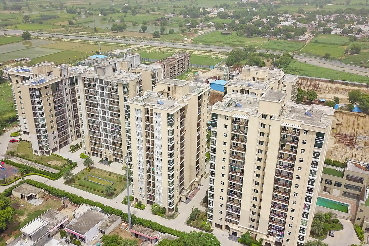 Resale 3 Bedroom 1600 Sq.Ft. Apartment in Omaxe Heights, Sector 86 ...