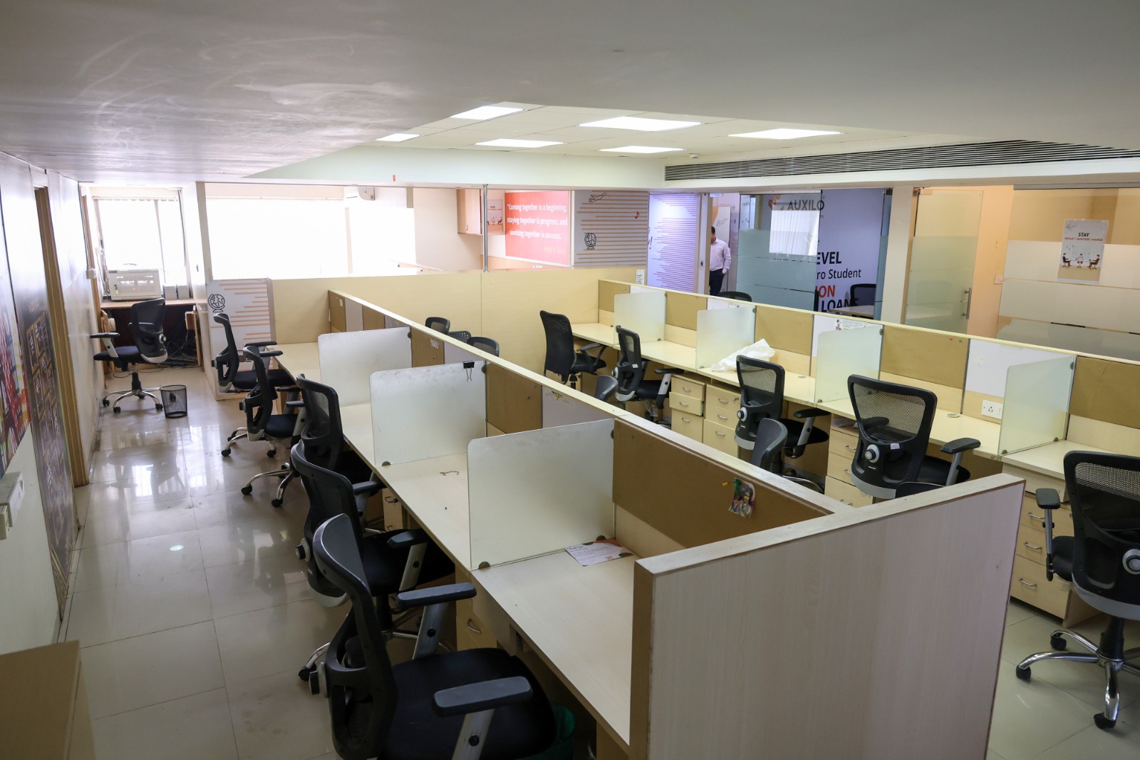 Rental Commercial Office Space 1670 Sq.Ft. in Samarpan Complex, Andheri ...