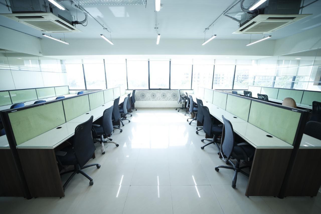 Rental Commercial Office Space 850 Sq.Ft. in Marathon Icon, Lower Parel ...