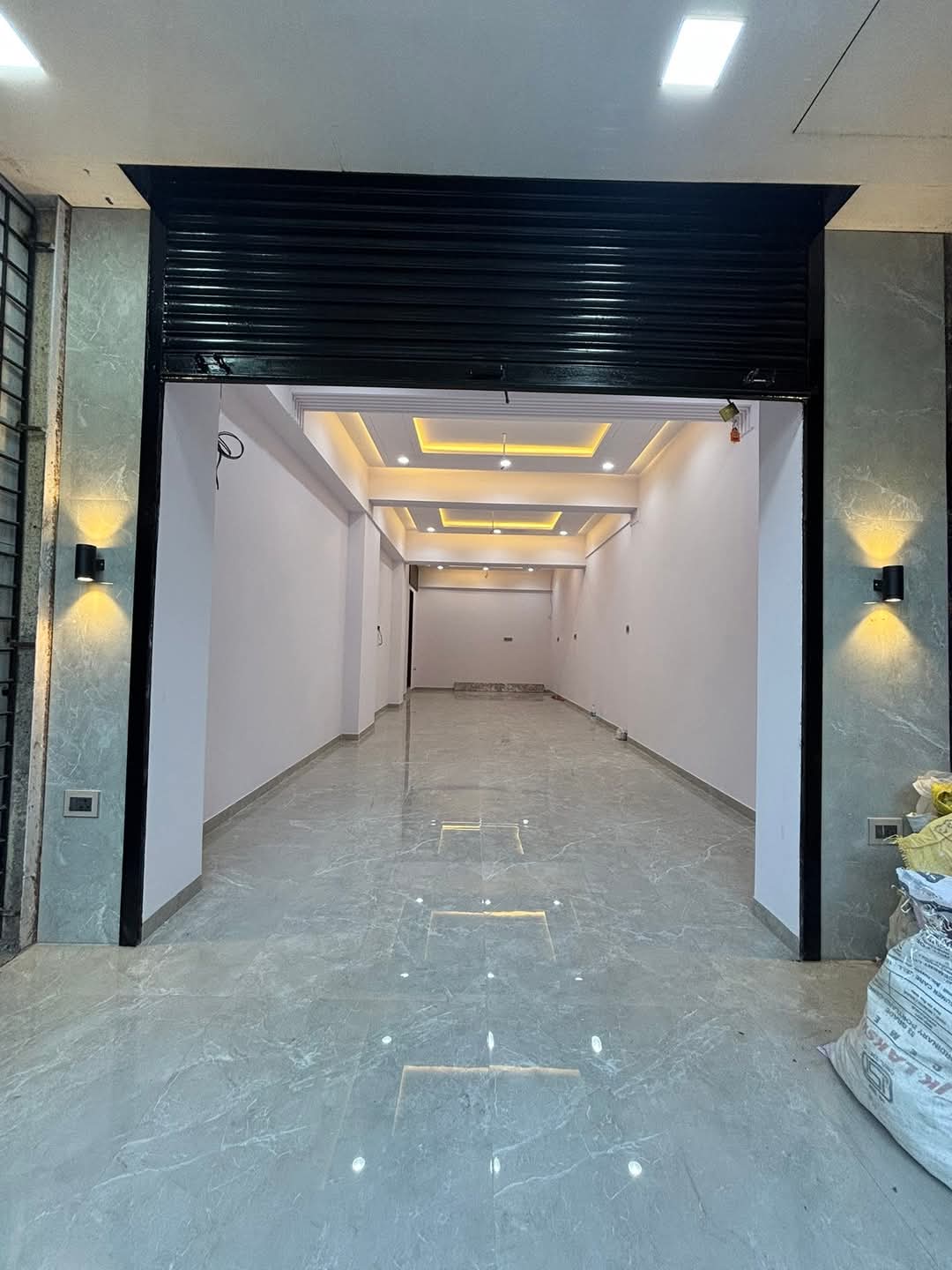Rental Commercial Shop 500 Sq.Ft. in Om Shree Ganesh Tower, Borivali ...