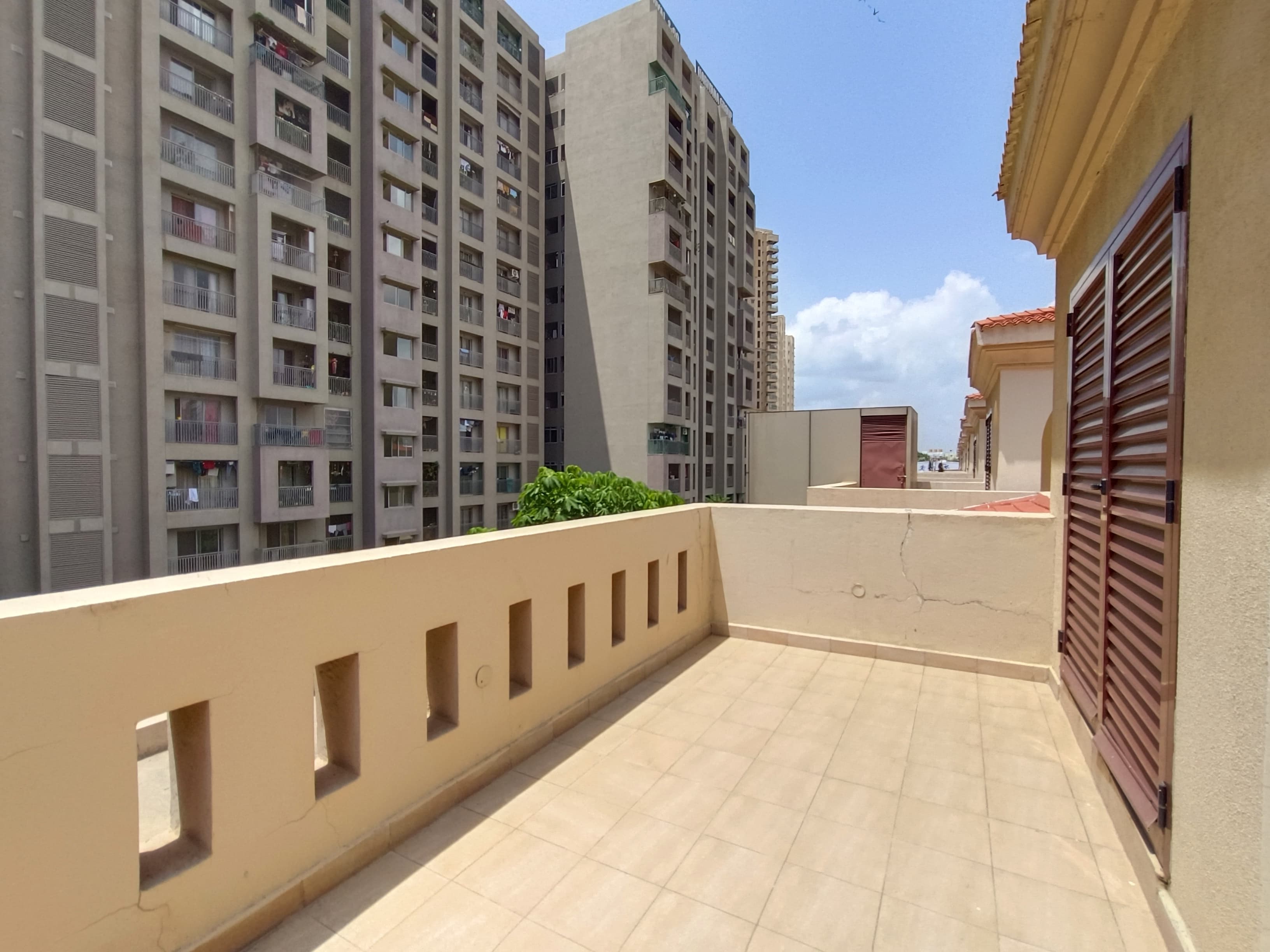 Resale 5476 Sq.Ft. Plot in Ezzy Corinth, Hennur Road Bangalore - 8678525