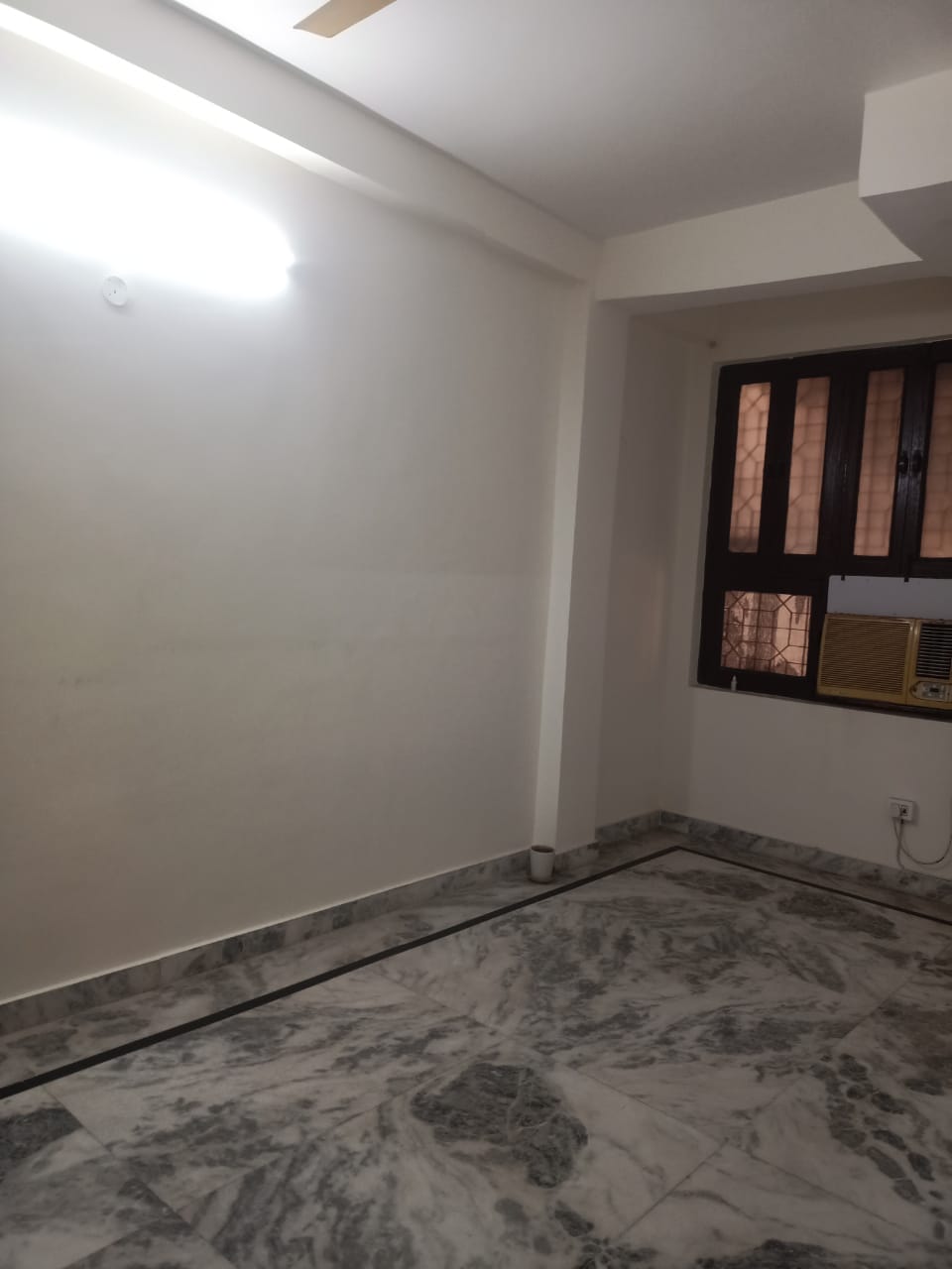 Rental 3 Bedroom 1280 Sq.Ft. Apartment in Sheikh Sarai Delhi - 8692482