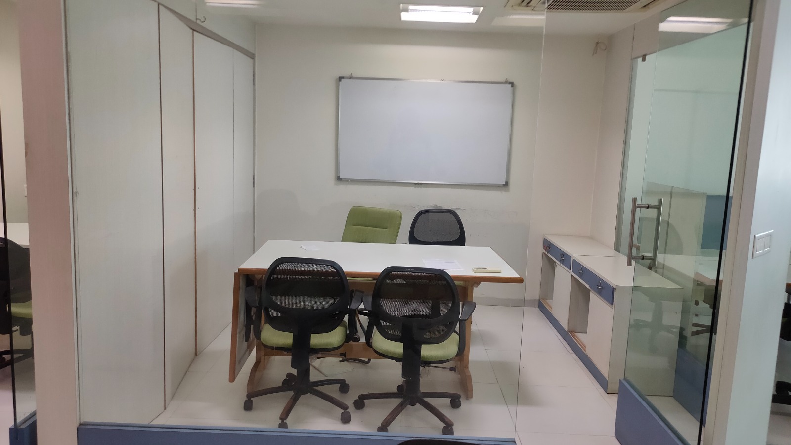 Rental Commercial Office Space 1380 Sq.Ft. in Savvy Shapath V, Prahlad ...
