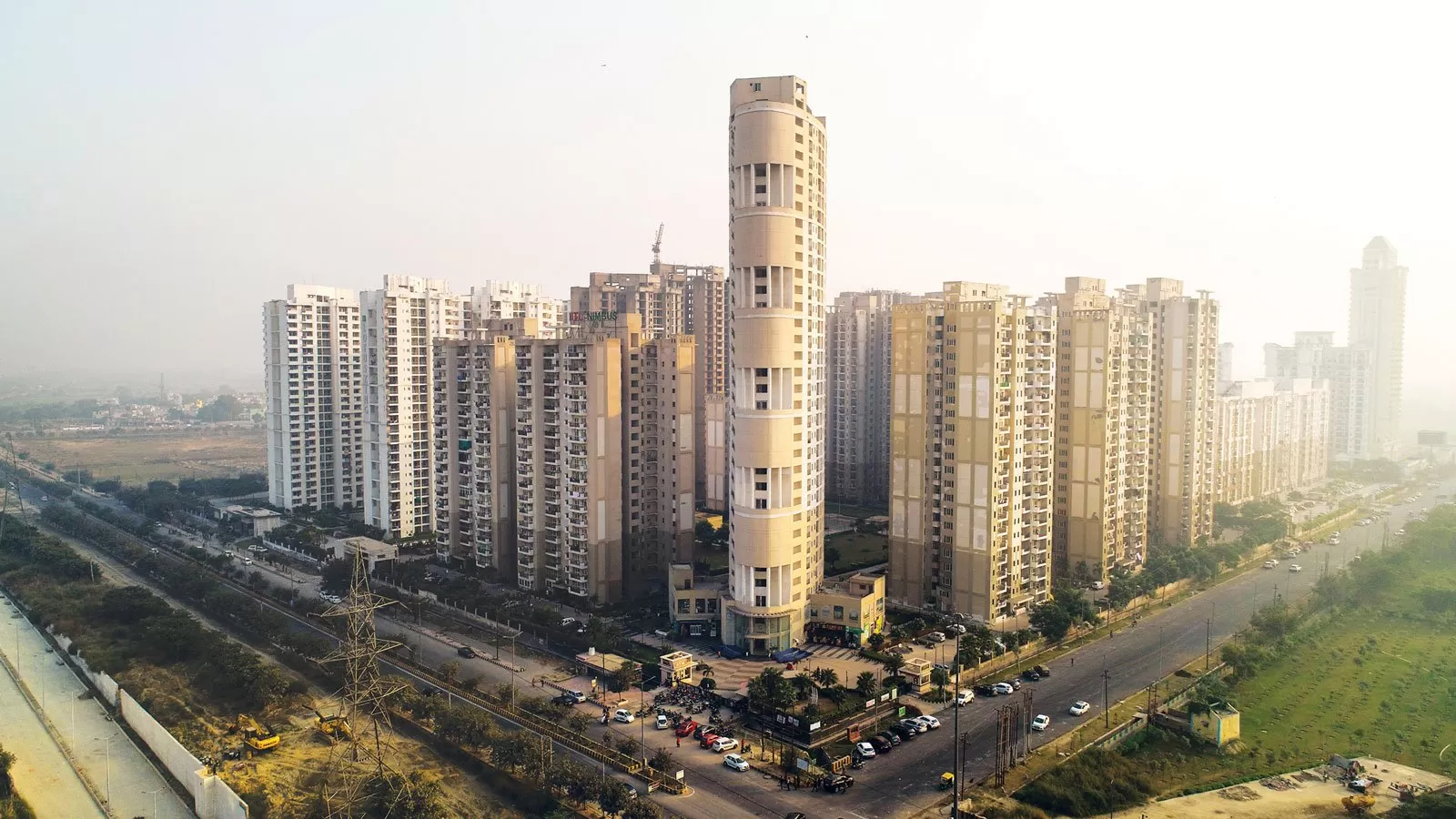 Resale 4 Bedroom 2473 Sq.Ft. Apartment in Nimbus The Golden Palm ...