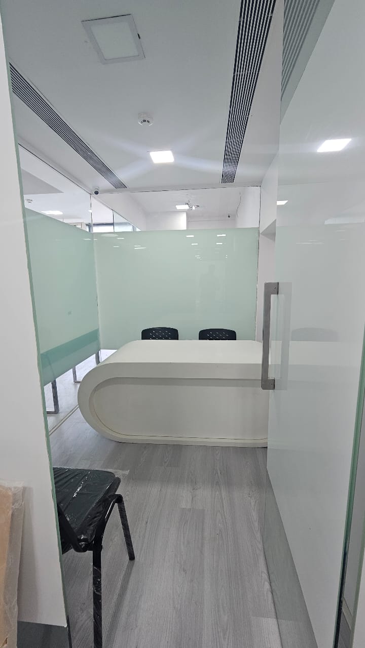 Resale Commercial Office Space 1200 Sq.Ft. in Express Zone, Malad East ...