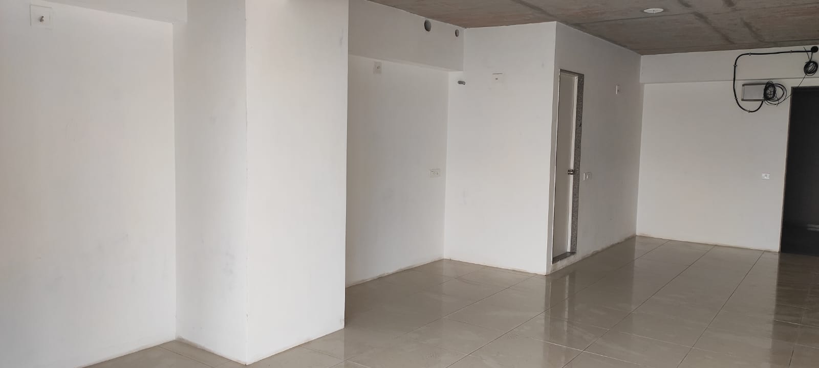 Rental Commercial Office Space 720 Sq.Ft. in Swati Trinity, Shela ...