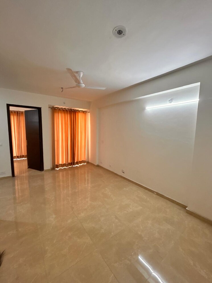 Rental 3 Bedroom 1120 Sq.Ft. Builder Floor in Signature Global Park 4 ...