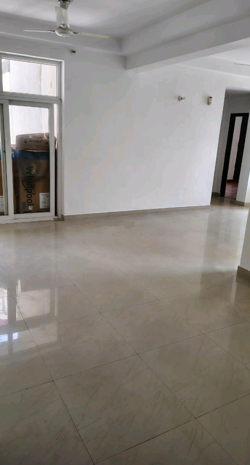 Resale 3 Bedroom 1325 Sq.Ft. Apartment in Amrapali Zodiac, Sector 120 Noida - 8778856