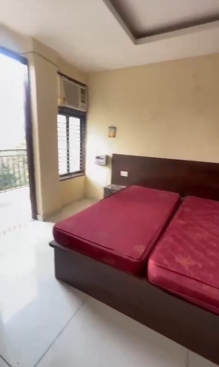 Rental 1 RK 320 Sq.Ft. Apartment in DLF City Phase III, Sector 24 Gurgaon - 8781312