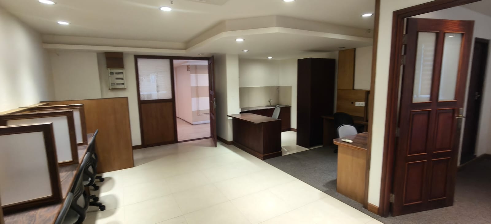Rental Commercial Office Space 869 Sq.Ft. in Vytilla Kochi - 8791945