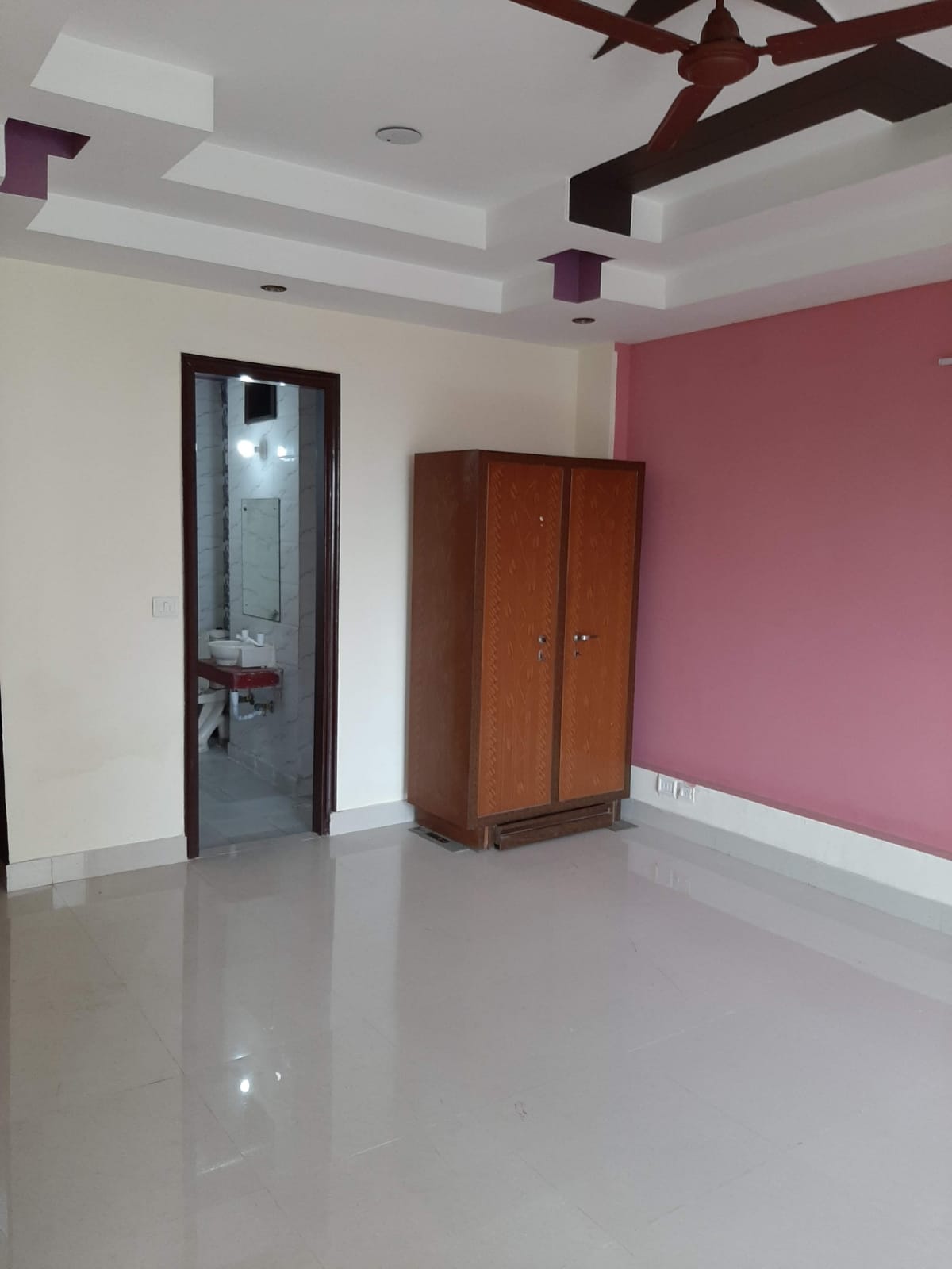 Rental 1.5 Bedroom 162 Sq.Mt. Builder Floor in RWA Apartments Sector 45 ...