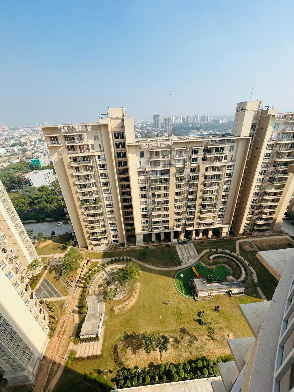 Rental 4 Bedroom 3400 Sq.Ft. Apartment in Indiabulls Enigma, Sector 110 ...