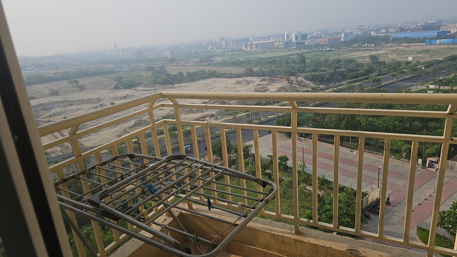 Rental 4 Bedroom 2825 Sq.Ft. Apartment in Antriksh Golf View, Sector 78 ...