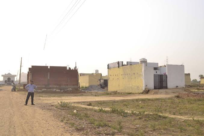 Resale 97 Sq.Yd. Plot in Bharat Colony Faridabad - 9042520