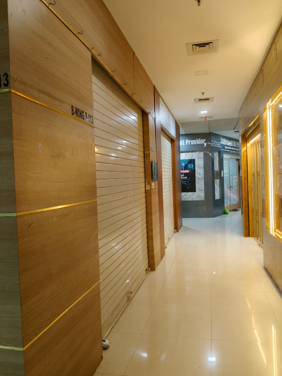 Resale Commercial Office Space 158 Sq.Ft. in Goregaon East Mumbai - 9091308